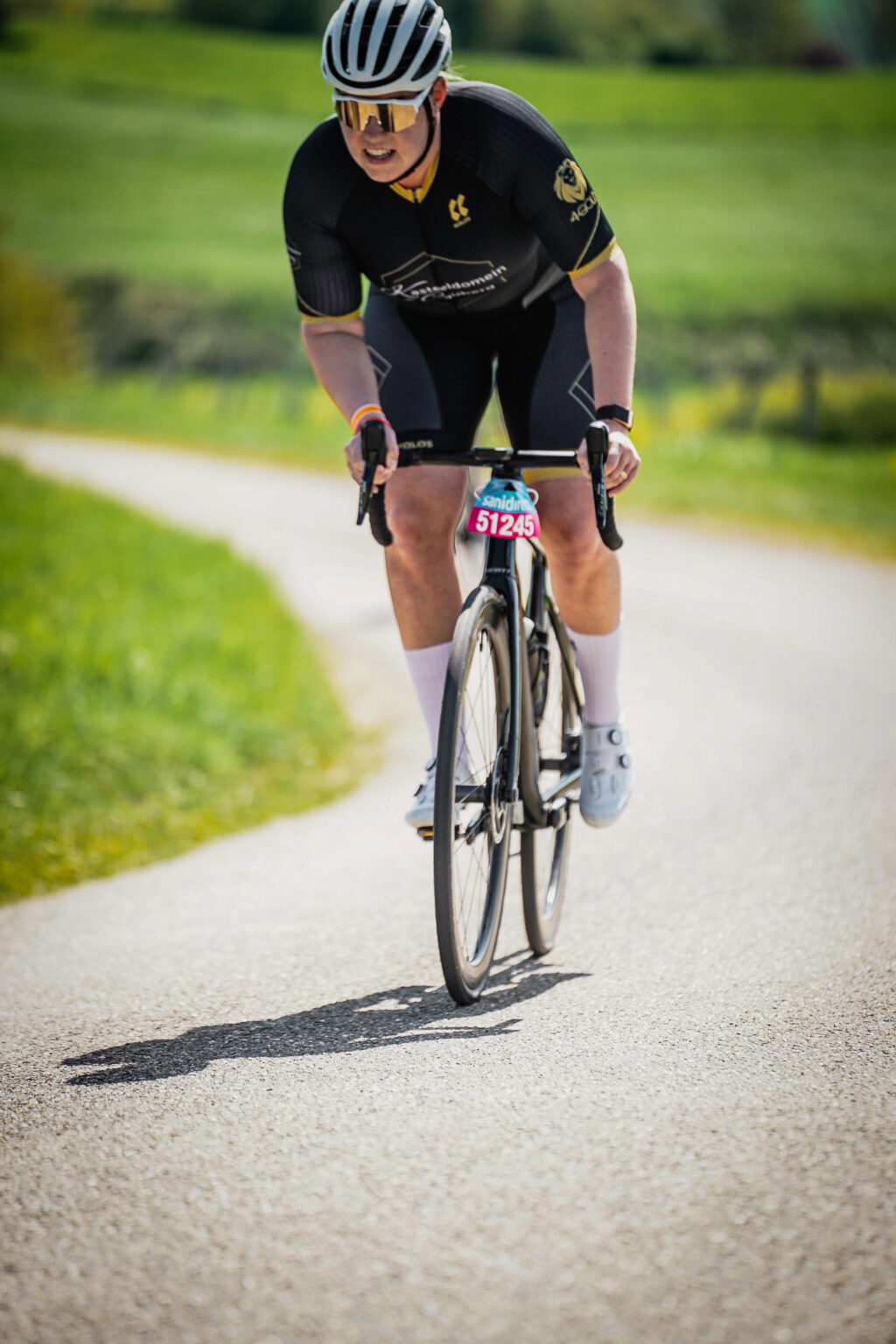 Vragen aan Sharona: haar rit voor KWF en liefde voor de Limburgse ...